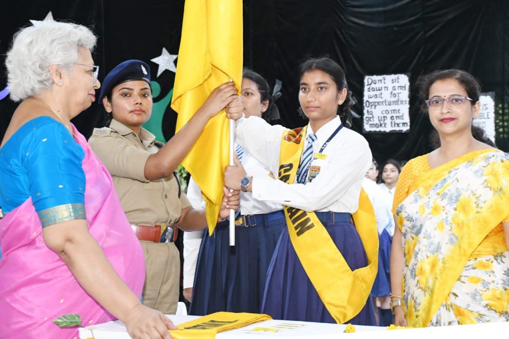 𝗜𝗡𝗩𝗘𝗦𝗧𝗜𝗧𝗨𝗥𝗘 𝗖𝗘𝗥𝗘𝗠𝗢𝗡𝗬 – Girls' High School