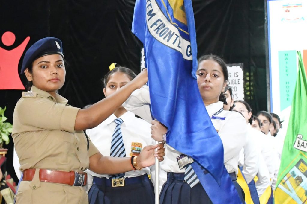 𝗜𝗡𝗩𝗘𝗦𝗧𝗜𝗧𝗨𝗥𝗘 𝗖𝗘𝗥𝗘𝗠𝗢𝗡𝗬 – Girls' High School